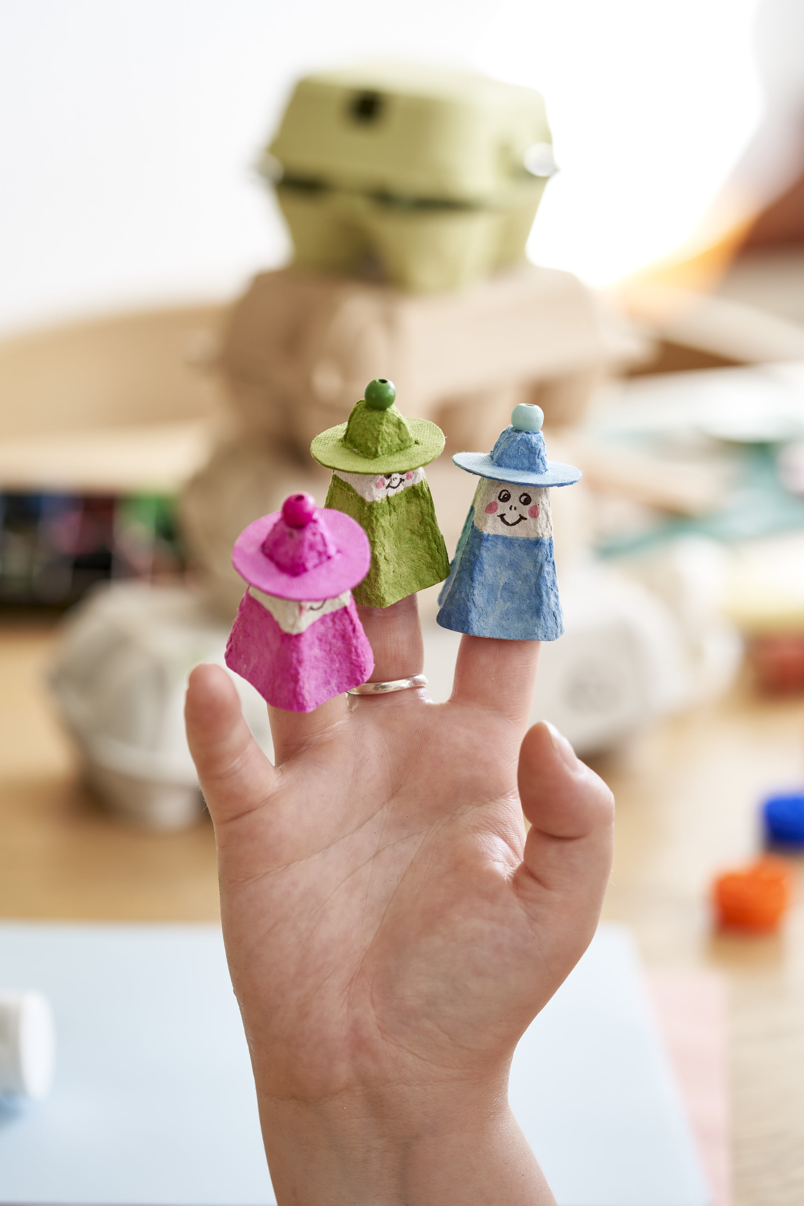 Dea transforms trash to toys | Søstrene Grene