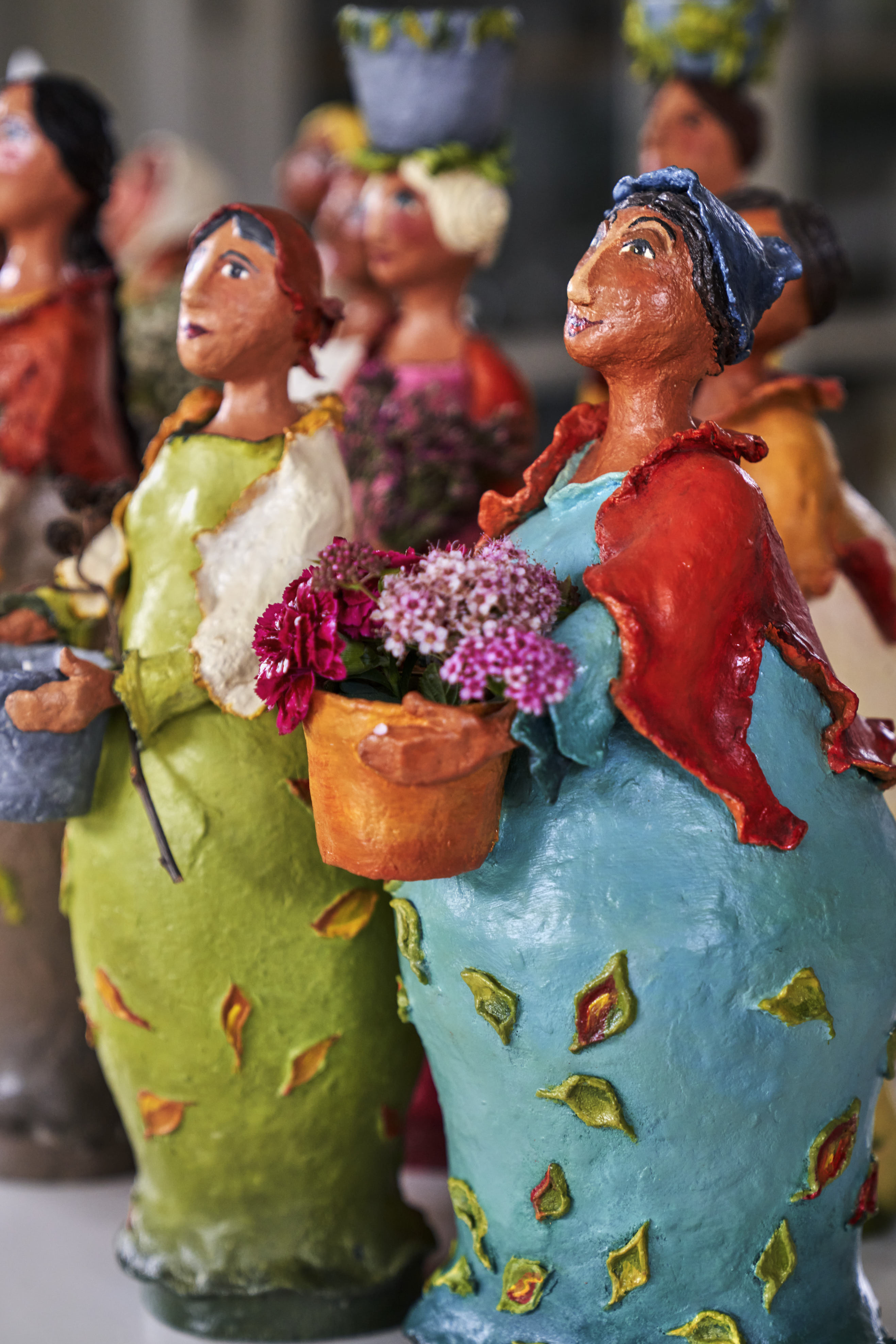 Louise makes soulful women figurines | Søstrene Grene