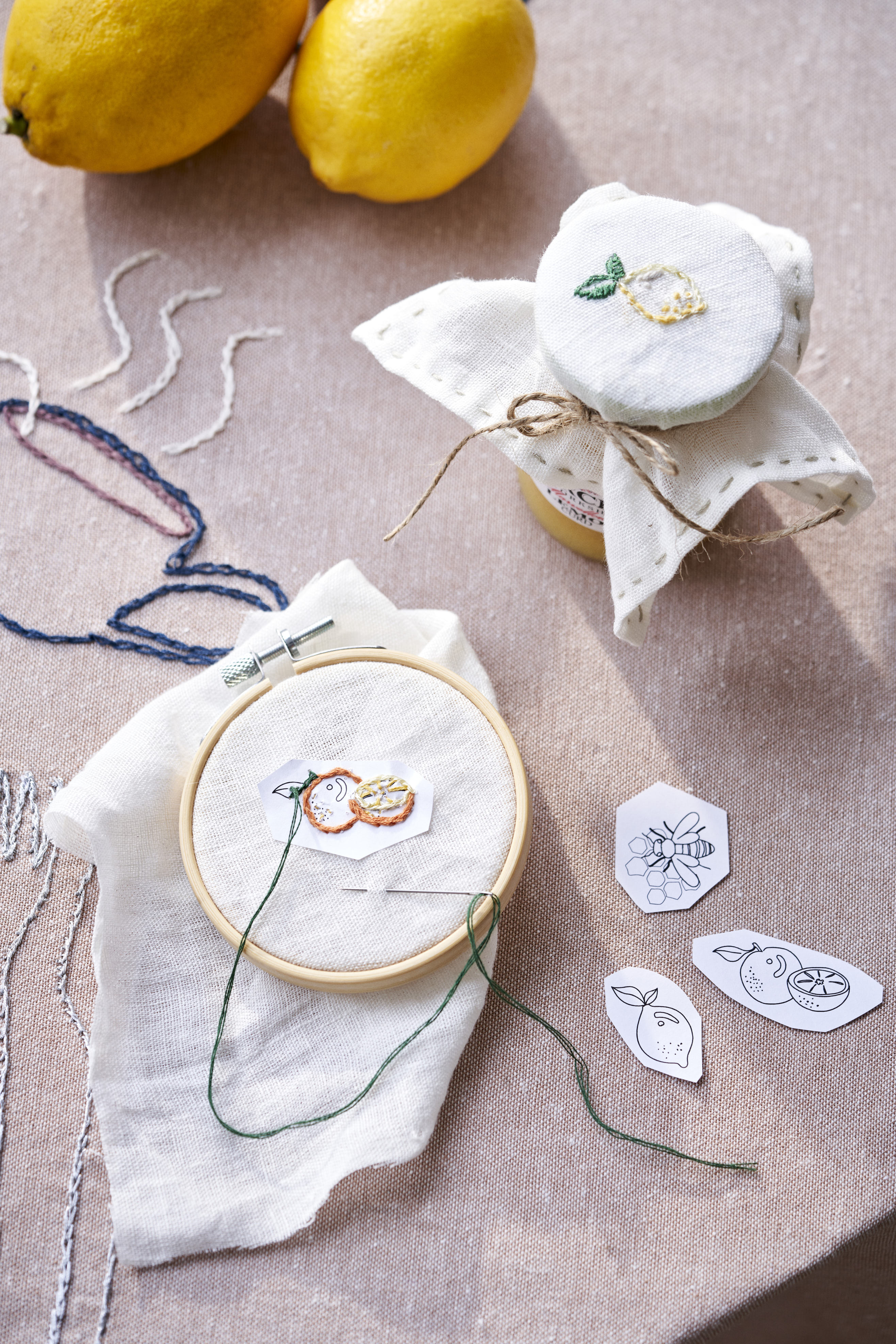 Broderi på duk: lär dig 4 enkla stygn | Søstrene Grene