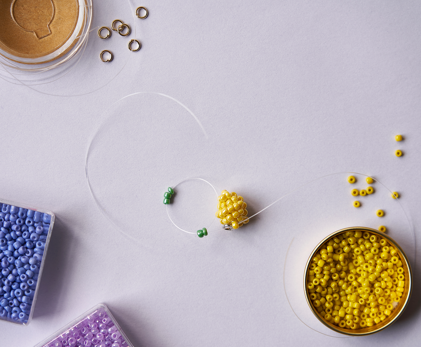 Halskæde med citron af perler | DIY-projekter | Søstrene Grene